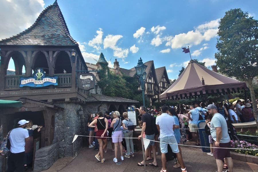 The Many Disneyland Paris Problems - Disney Insider Tips